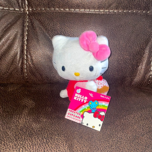Hello Kitty | Toys | Nwt Hello Kitty Frosted Cupcake Plush | Poshmark